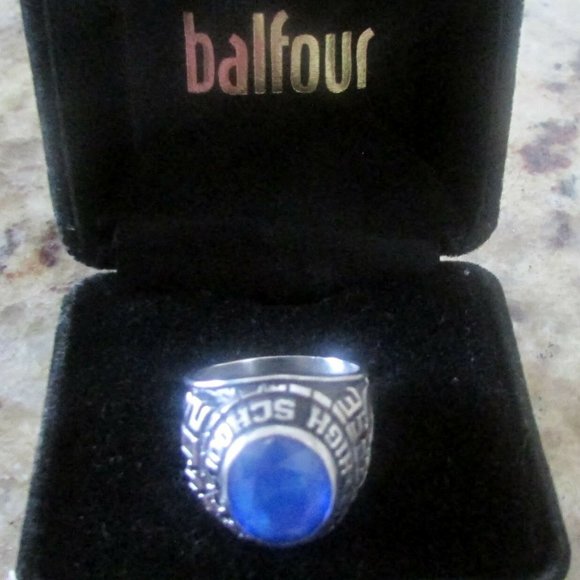 Balfour | Accessories | Balfour Class Ring W Blue Stone Size 6 | Poshmark